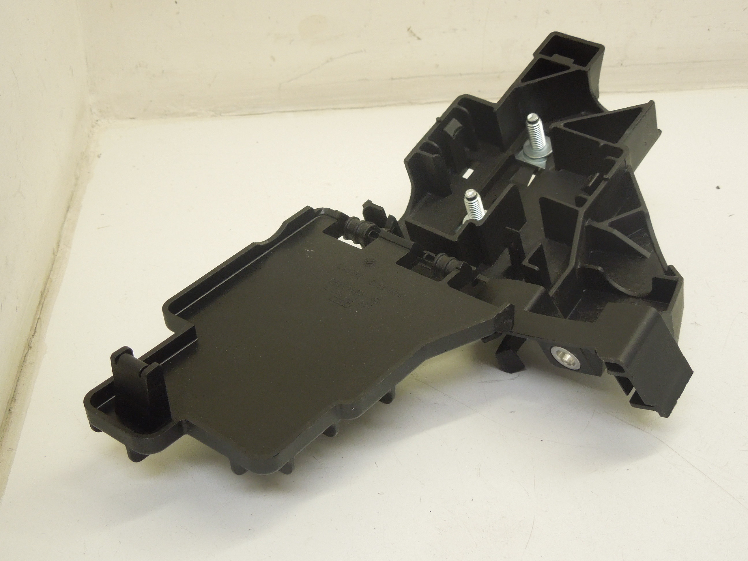AUDI A8 4E D3 FL Battery Hold Down and Overload Protection Housing ...