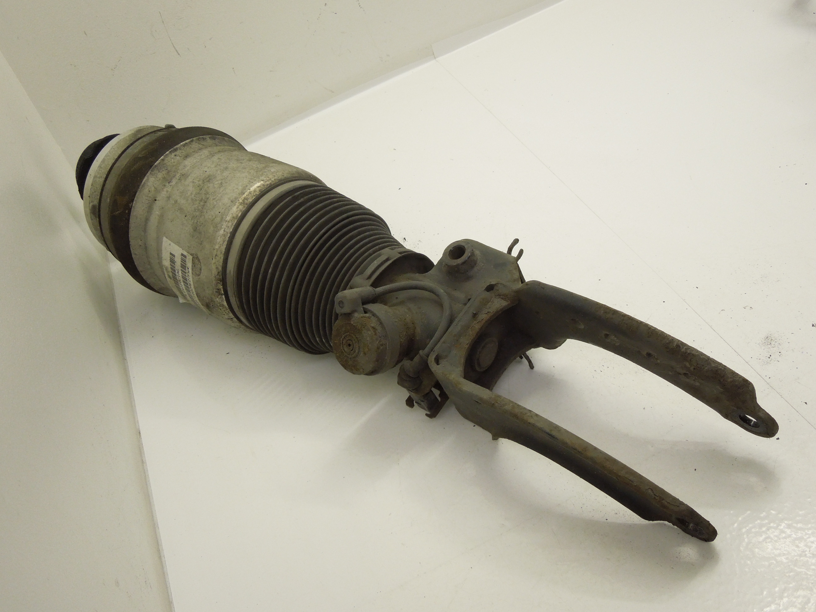 VW Touareg 7L 7L NS ammortizzatore elettrico molla ad aria anteriore sinistra 7L6412021AG