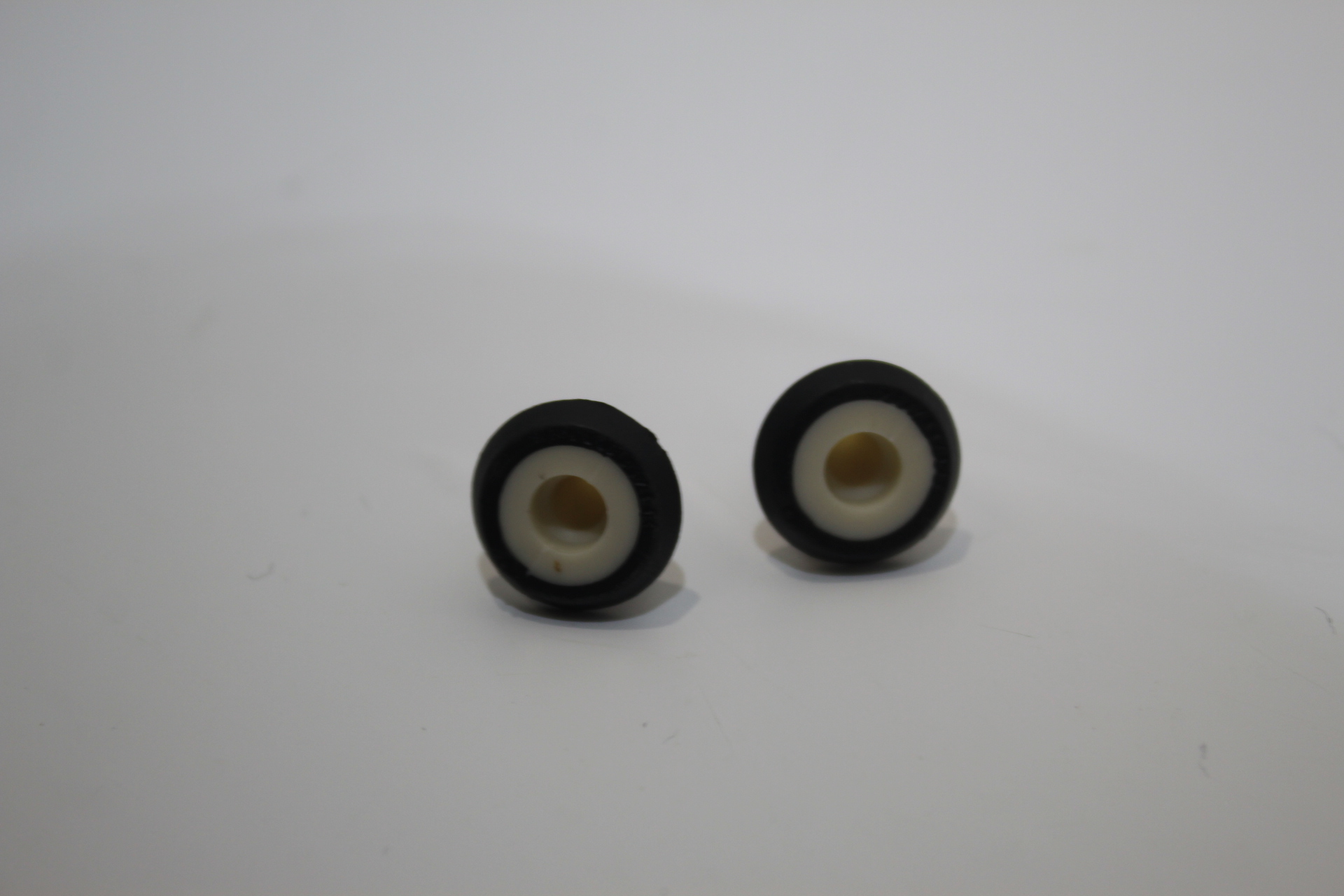 VW Touareg 7L Rear Bumper Bracket Nut Expanding Plug Pair N10516801 ...