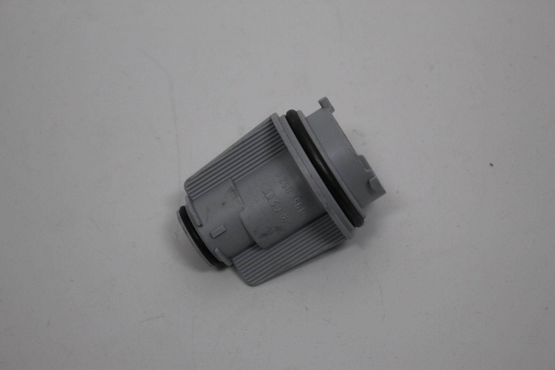 Audi 80 8C B4 Front Indicator Bulb Holder New 3B0953123 | eBay Australia