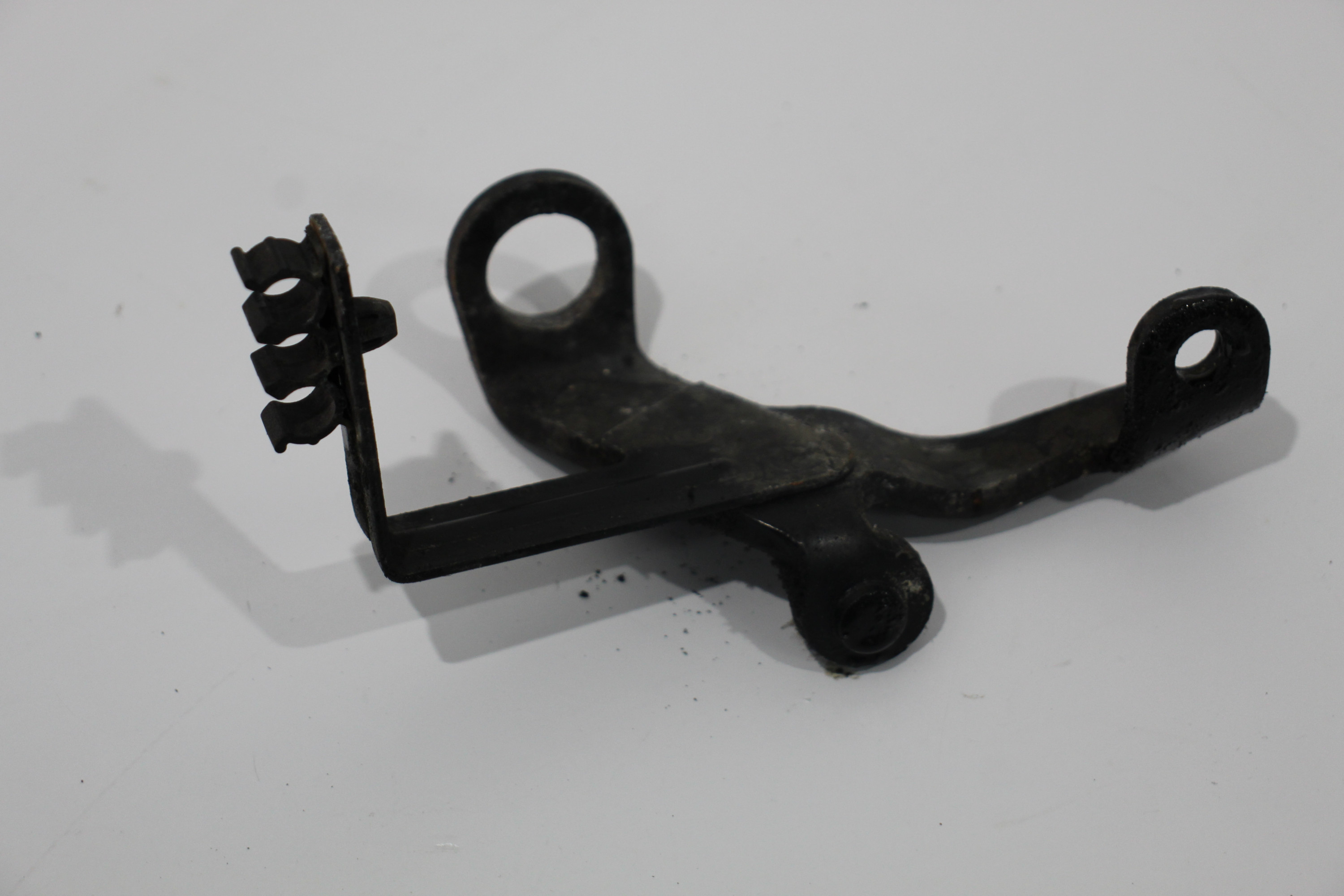 VW Passat 3C B6 Cylinder Head Fixing Bracket Mount 03G103369A | eBay