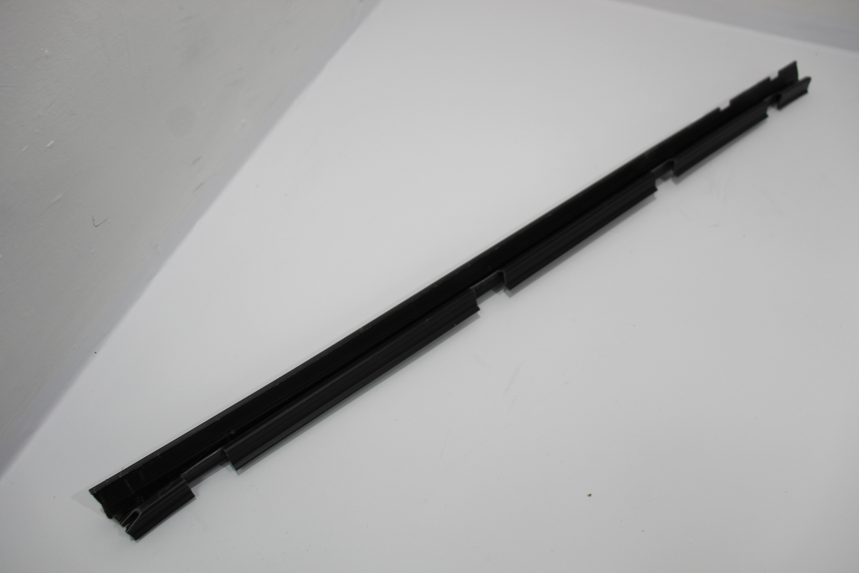 VW Golf 1J Mk4 4 porte posteriore NS tenuta in gomma porta interna sinistra 1J6839471D