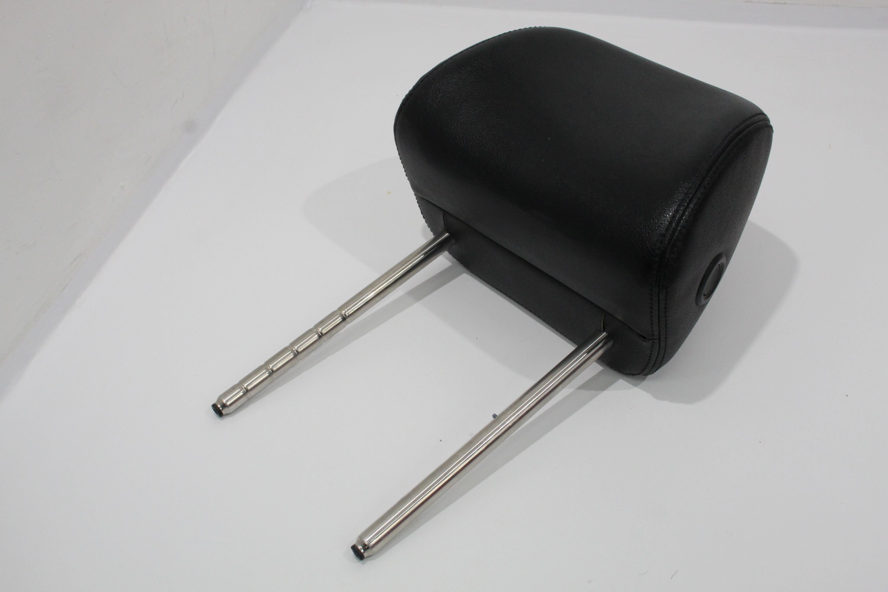 VW Passat B6 poggiatesta anteriore destro pelle nera 1Q0881904G