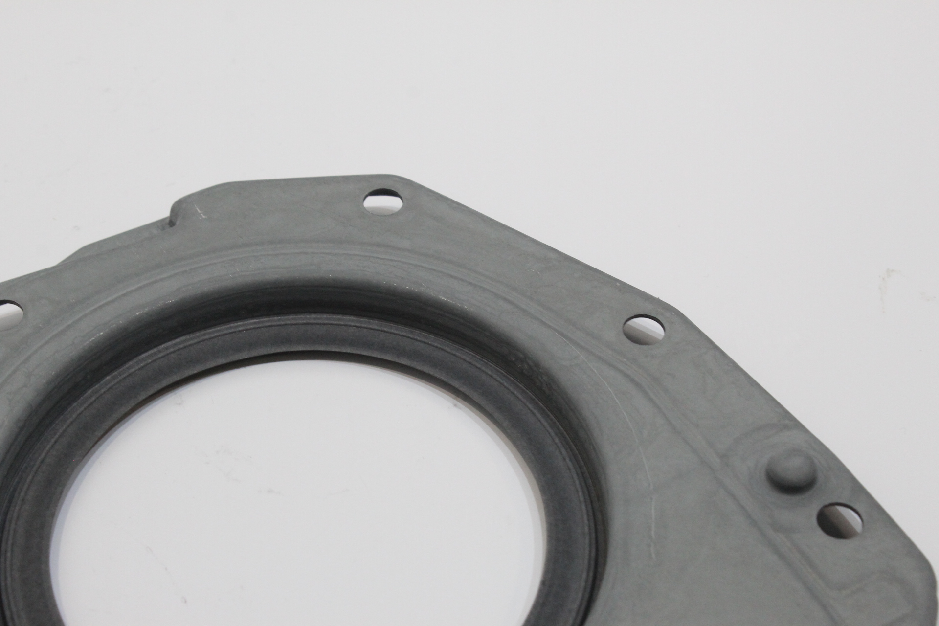 Audi A4 B9 2.0 Petrol Rear Sealing Crank Cover Flange New 06K103171P | eBay